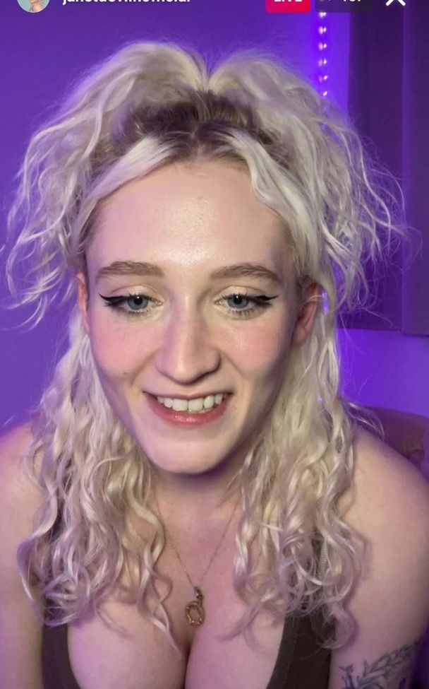 Janet Devlin Nude Porn Pictures Xxx Photos Sex Images 4087496 Pictoa